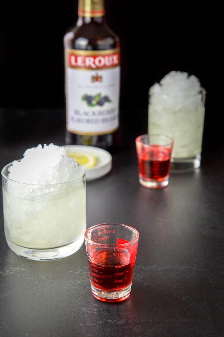 Bramble Cocktail Recipe | Dishes Delish