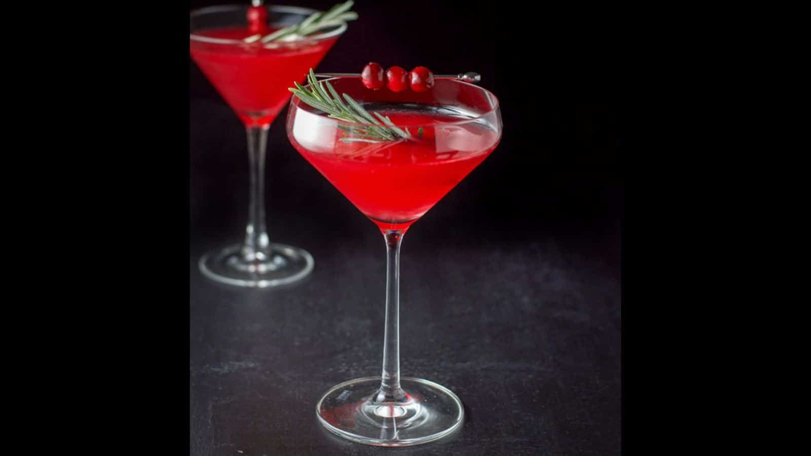 28 Red Cocktails to Brighten Up Your Evening - Dishes Delish