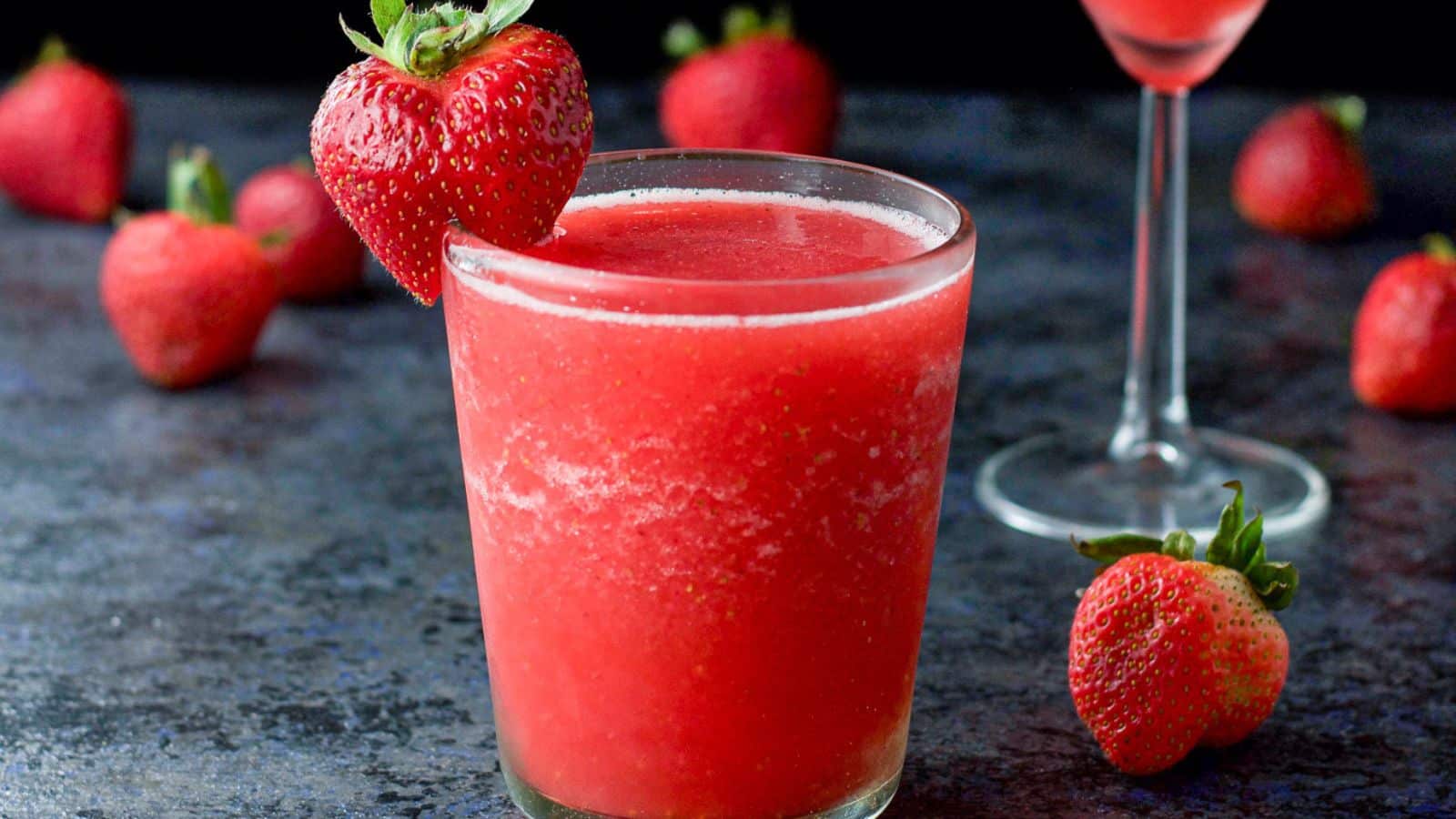 28 Red Cocktails to Brighten Up Your Evening - Dishes Delish